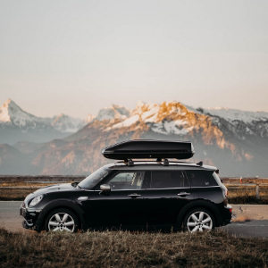 How to install the roof box?