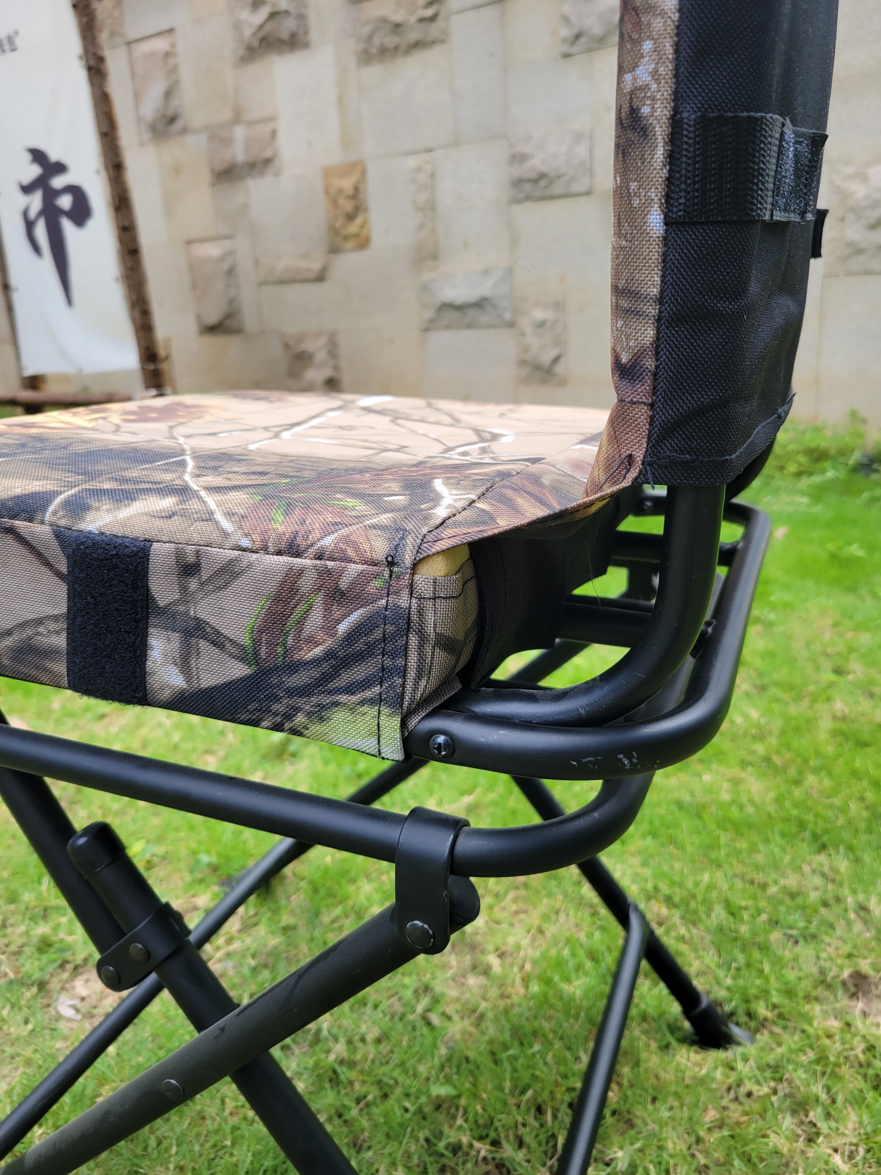 Deluxe Padded Hunting Chair - Enhanced Comfort and Flexibility